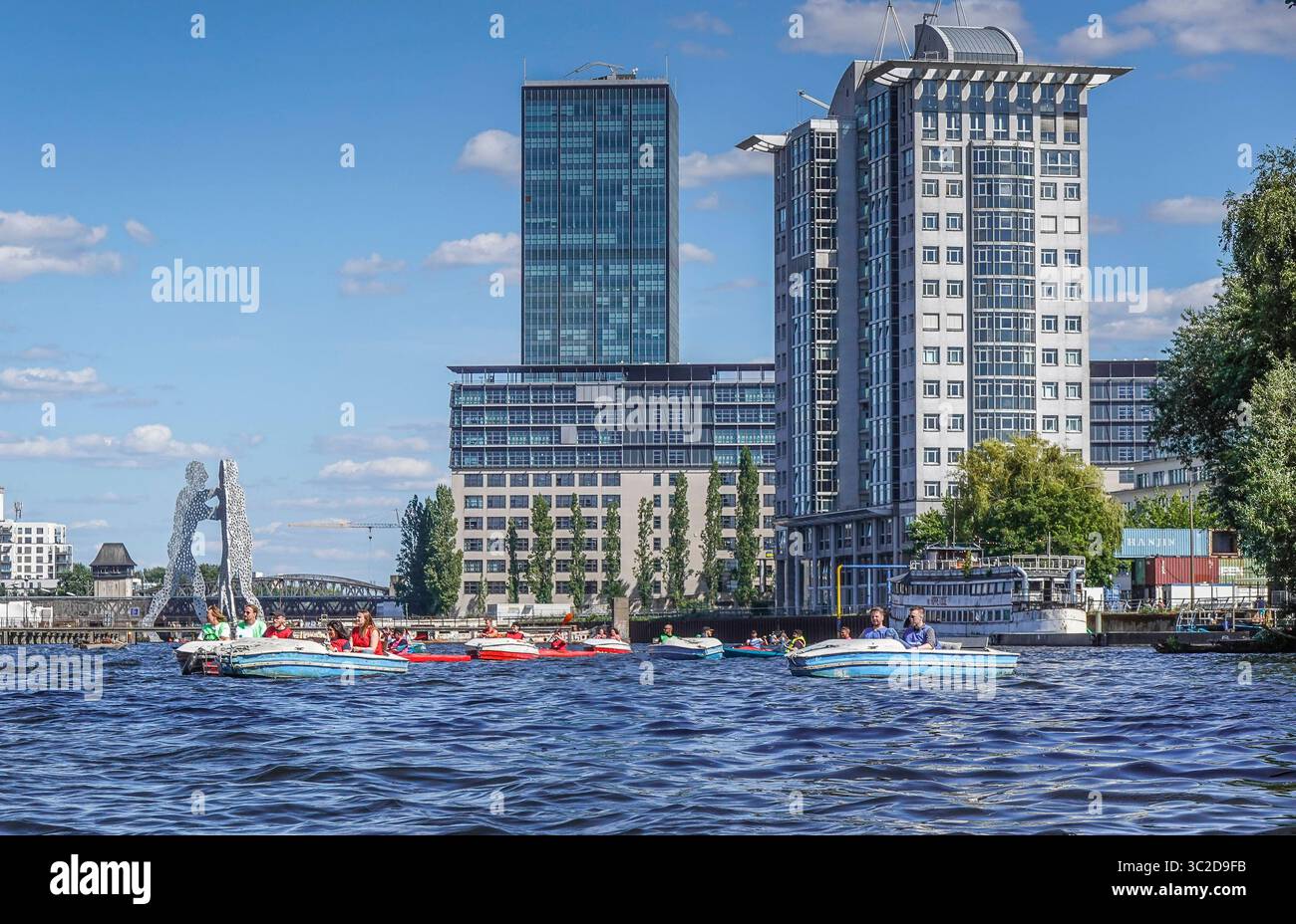 Spree, Twin-Towers, Treptower, Bezirk Treptow-Köpenick, Berlin ...