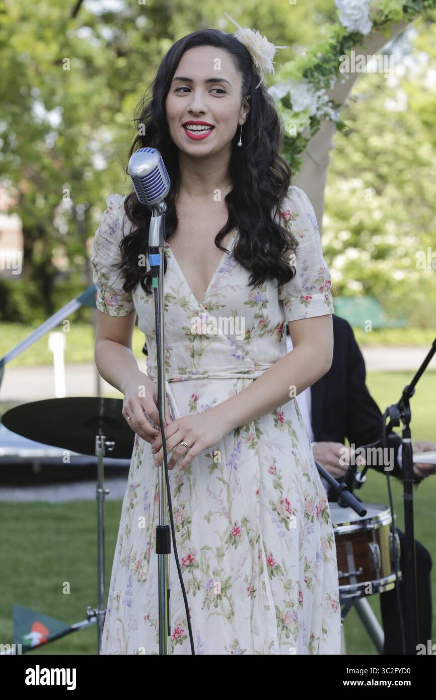 Molly bloom book hi-res stock photography and images - Alamy