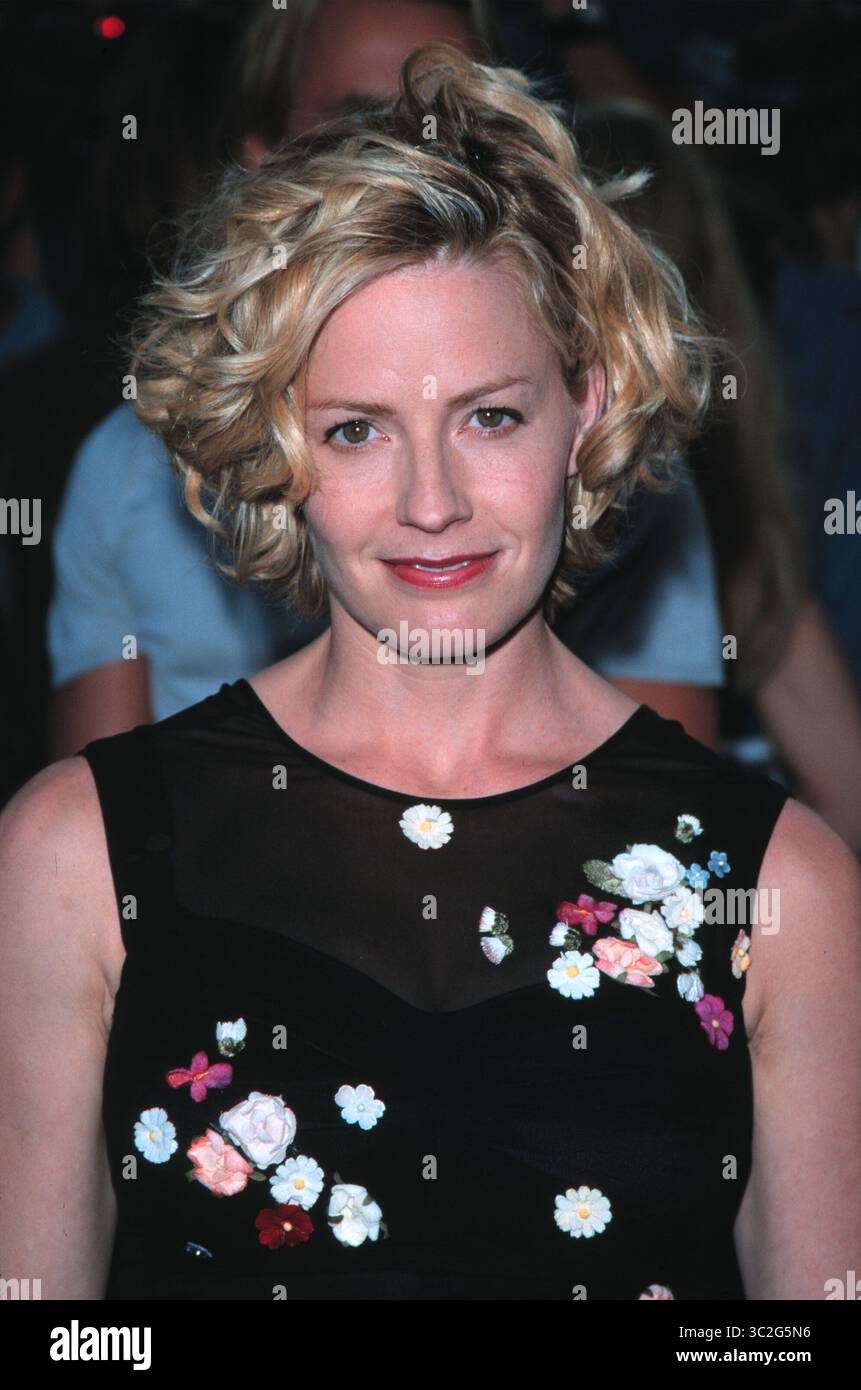 Aug 02, 2000; Los Angeles, CA, USA; Actor ELIZABETH SHUE @ the 'Hollow ...