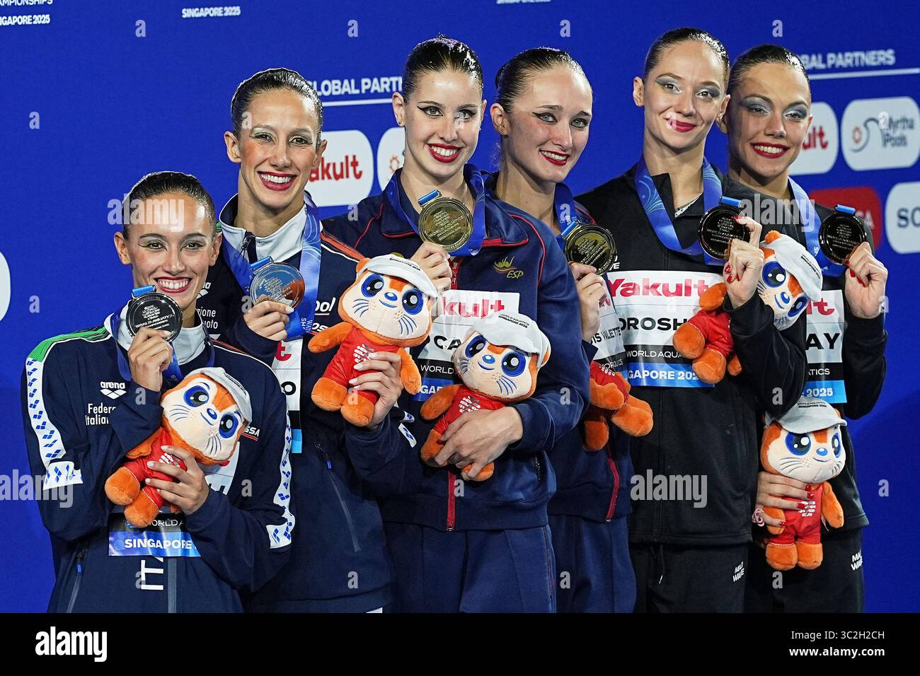 Gold medalists Lilou Lluis Valette and Iris Tio Casas of Spain, centre ...