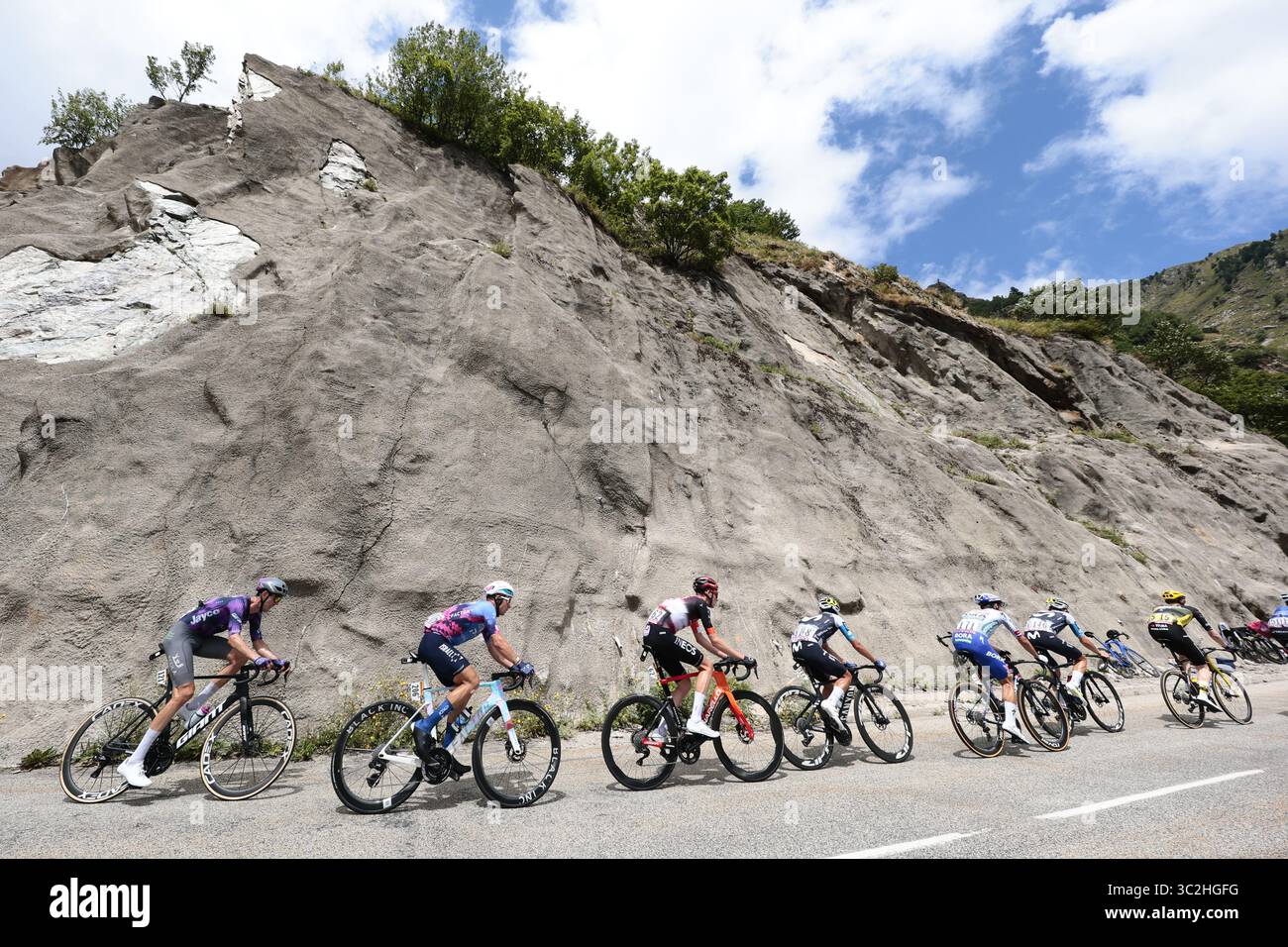 Australian Ben O'Connor of Team Jayco AlUla, Kazakhstani Alexey ...