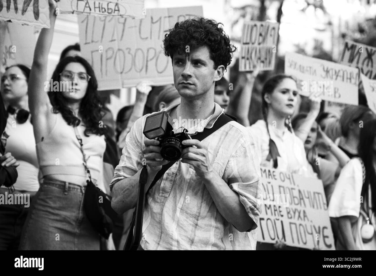 Signs protesters against government Black and White Stock Photos ...