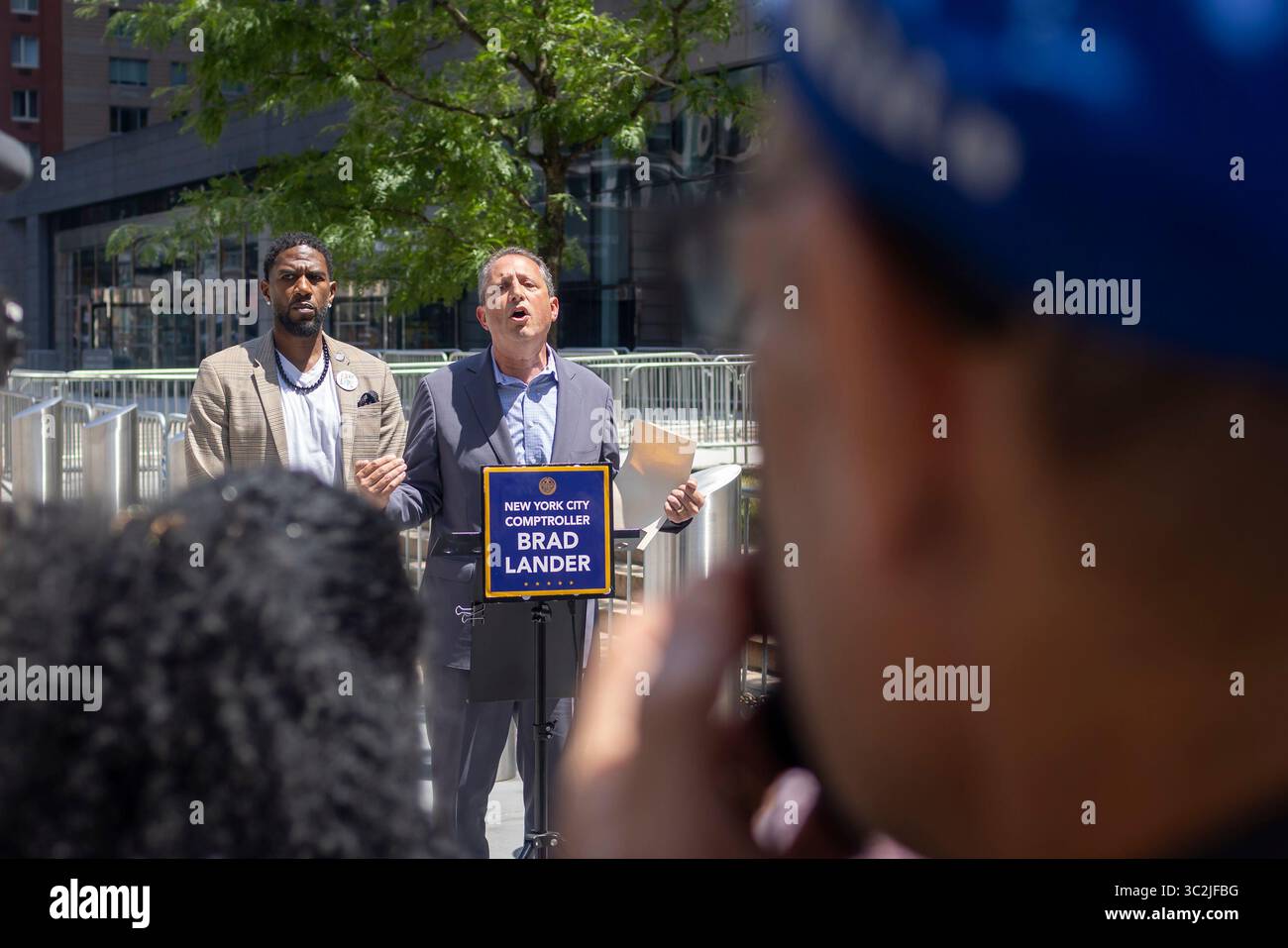 Federal immigration officers outside hi-res stock photography and ...