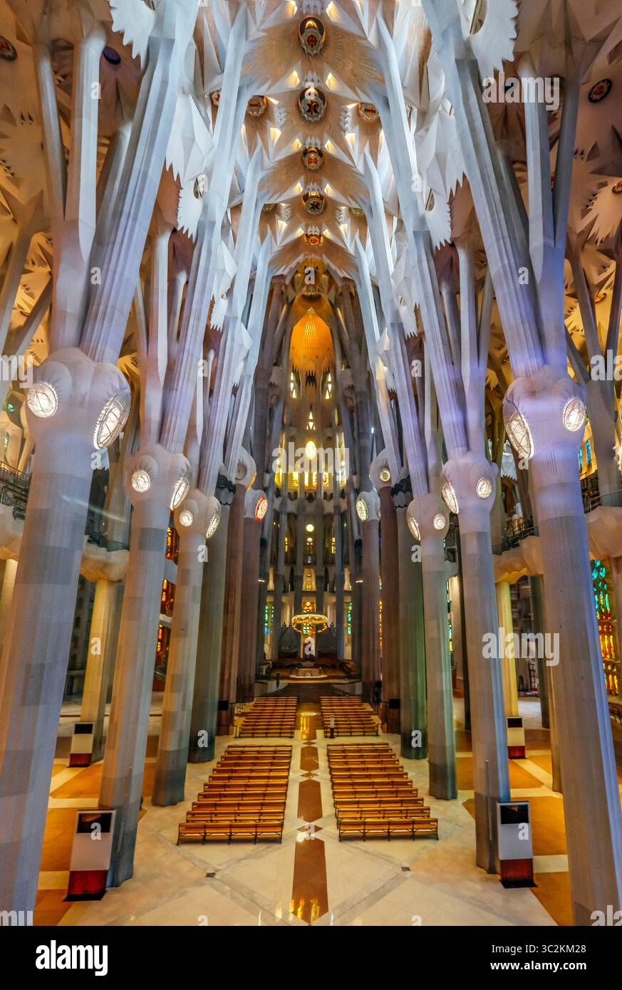 The Breathtaking View of the Central Nave and Altar in Gaudi Sagrada ...