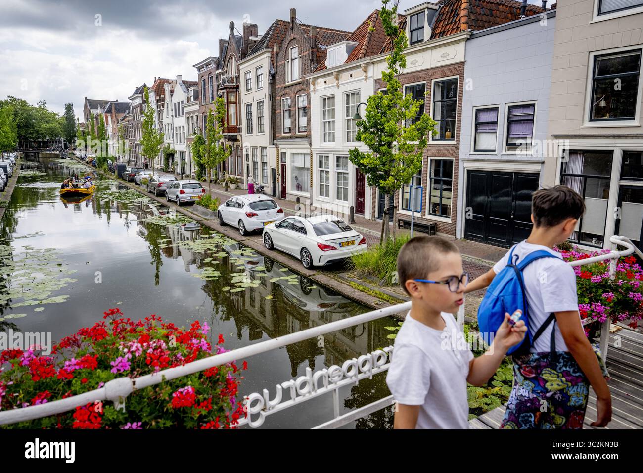 GOUDA - Tourists in the center of gouda ANP /HOLLANDSE HOOGTE /ROBIN ...