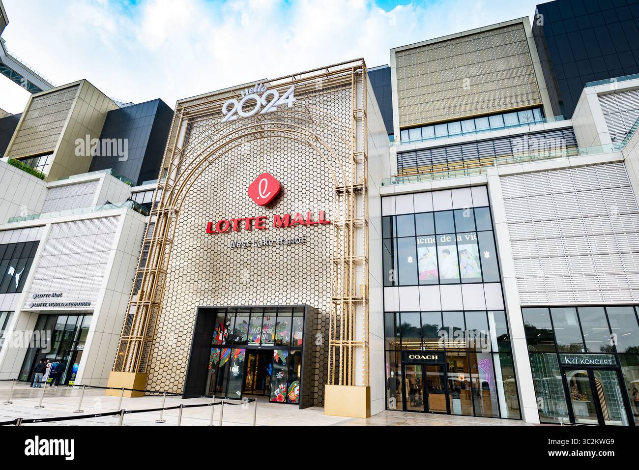 Lotte department store building hi-res stock photography and images - Alamy