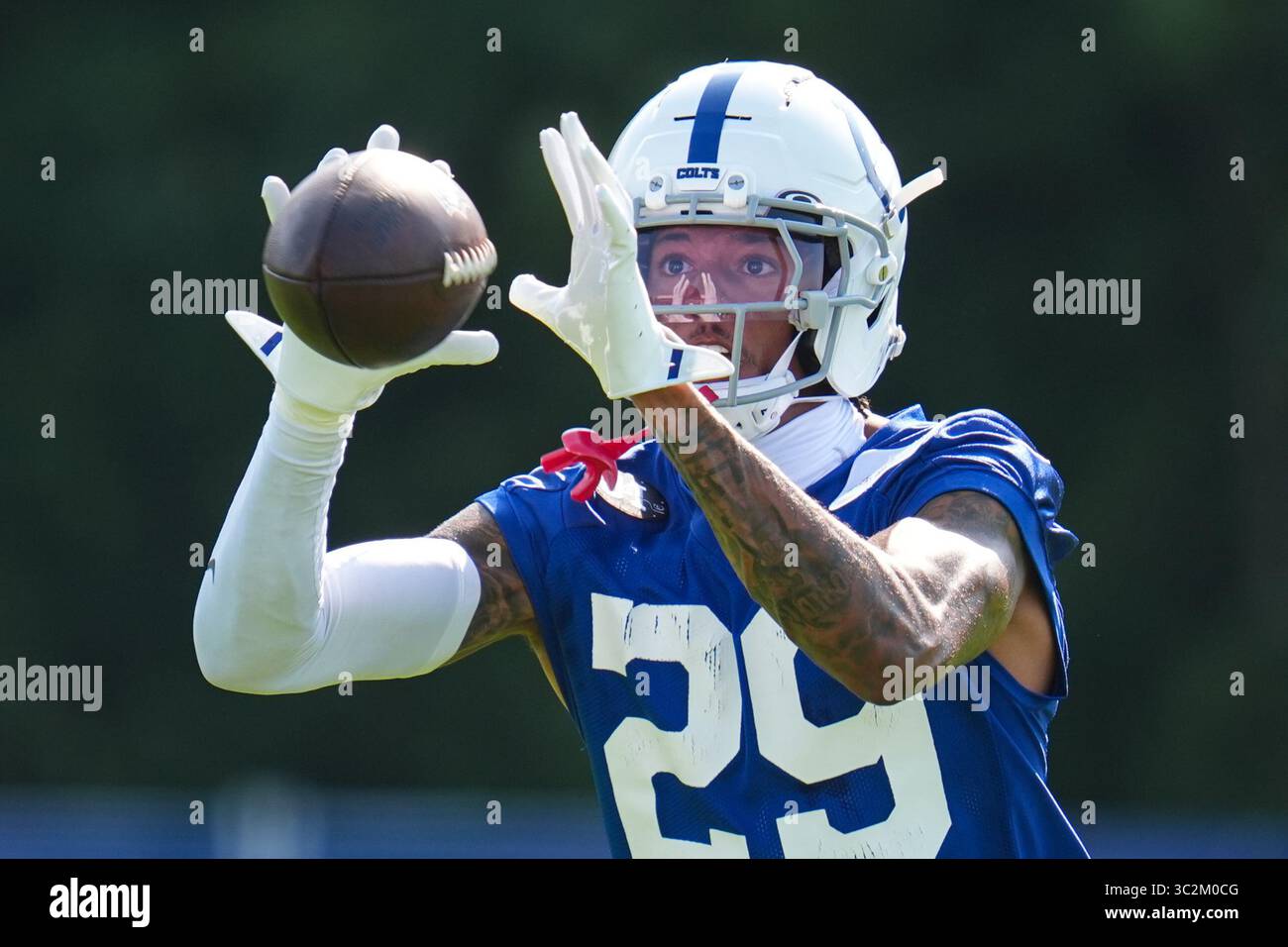Indianapolis Colts cornerback JuJu Brents (29) makes a catch during ...