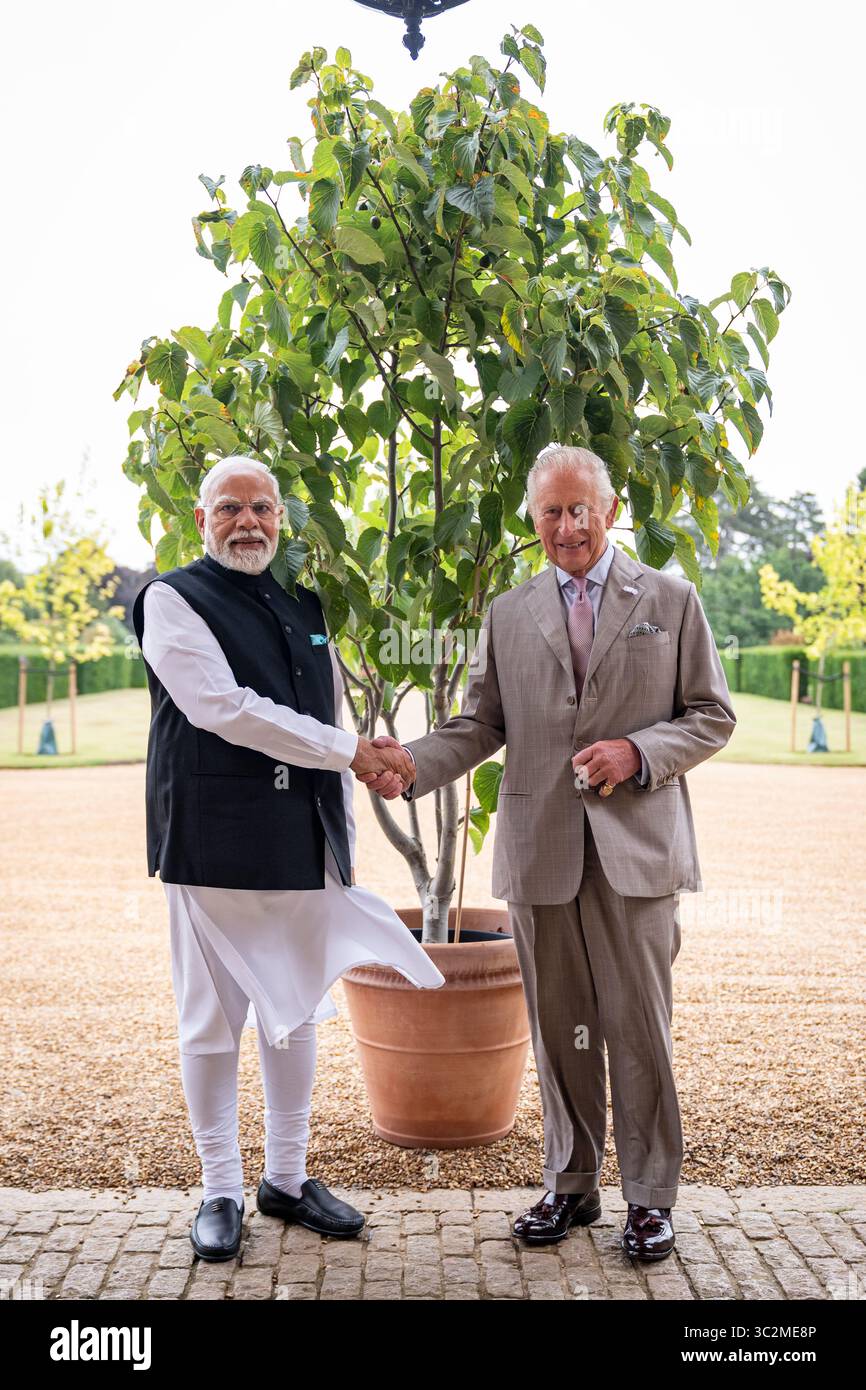 Ek ped maa ke naam hi-res stock photography and images - Alamy