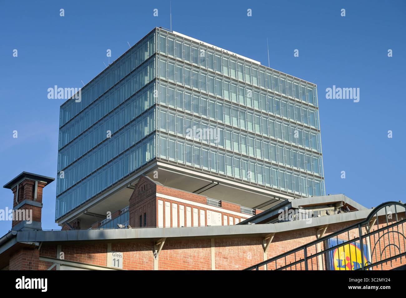 Narva-Hochhaus, Oberbaum City, Friedrichshain, Bezirk Friedrichshain ...