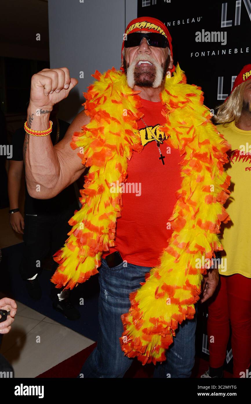 MIAMI BEACH, FL - OCTOBER 31: Hulk Hogan arrives at Kim Kardashian's ...