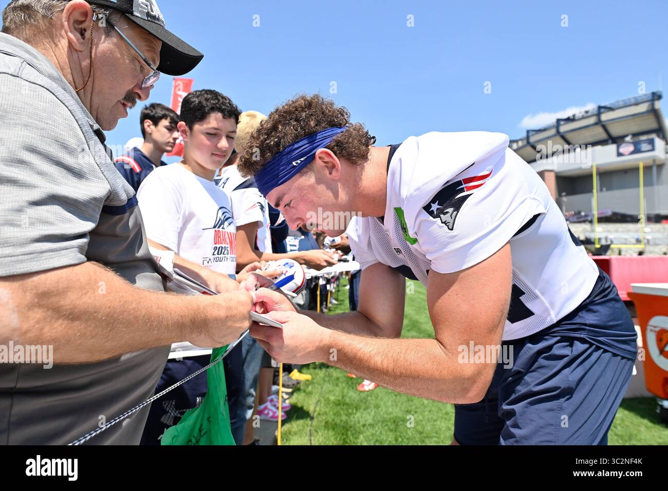 Lan larison hi-res stock photography and images - Alamy