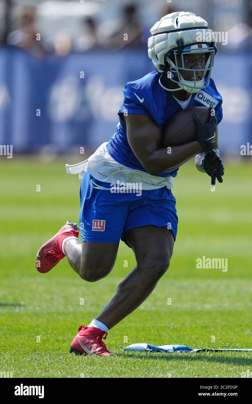 New York Giants' Devin Singletary practices at the team's NFL football ...