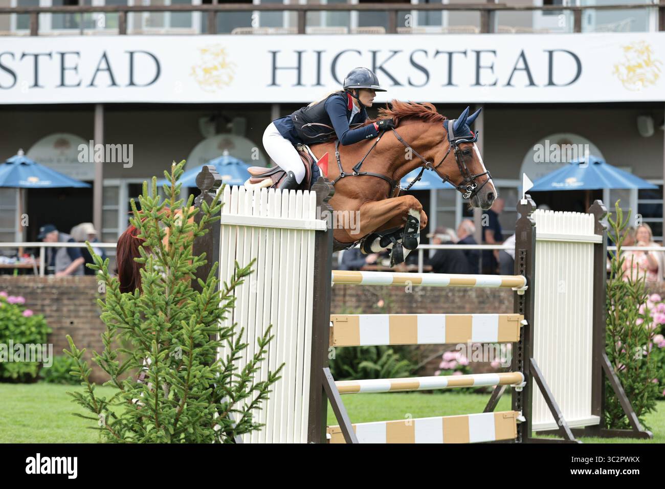 Jessica Mendoza of Great Britain riding Oo Seven De L'equipe during the ...