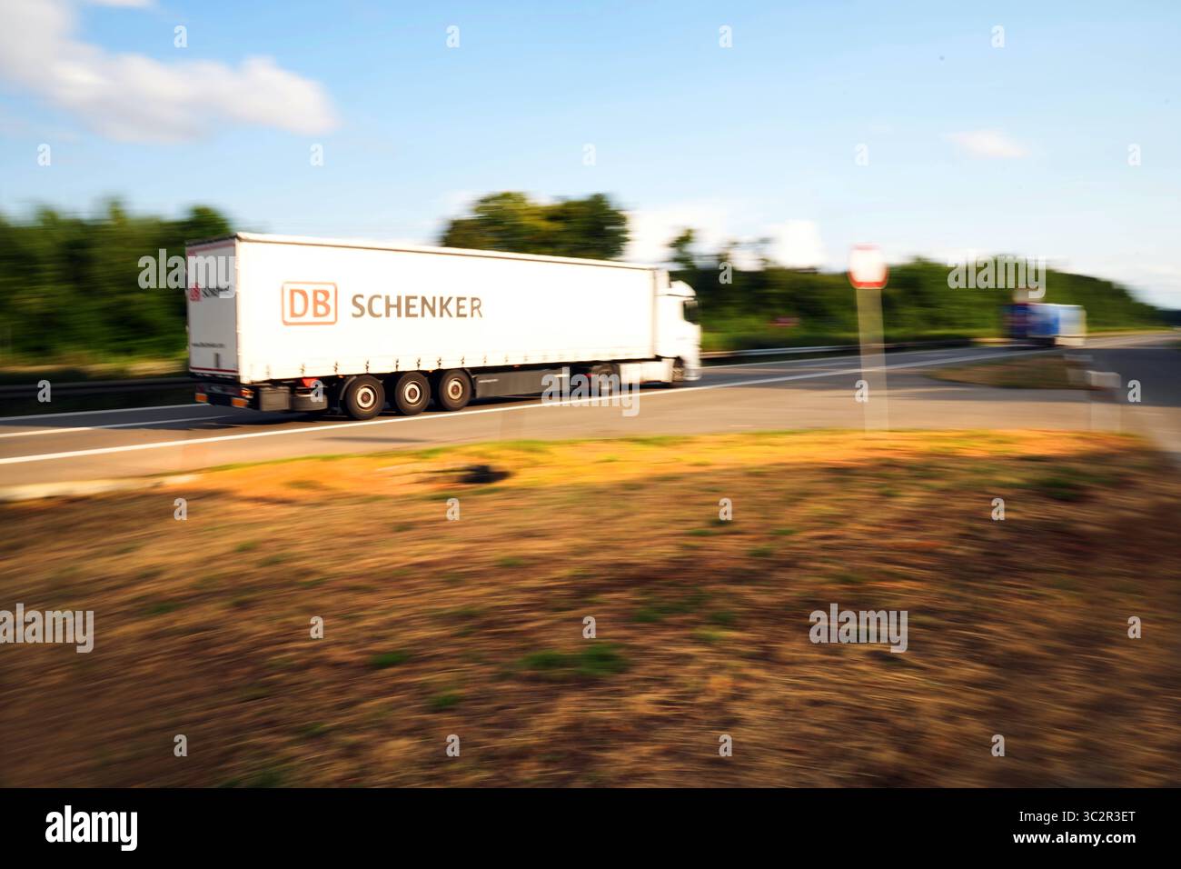 Autobahn GER, Deutschland, 20250724,autobahn, mit einem lkw von ...