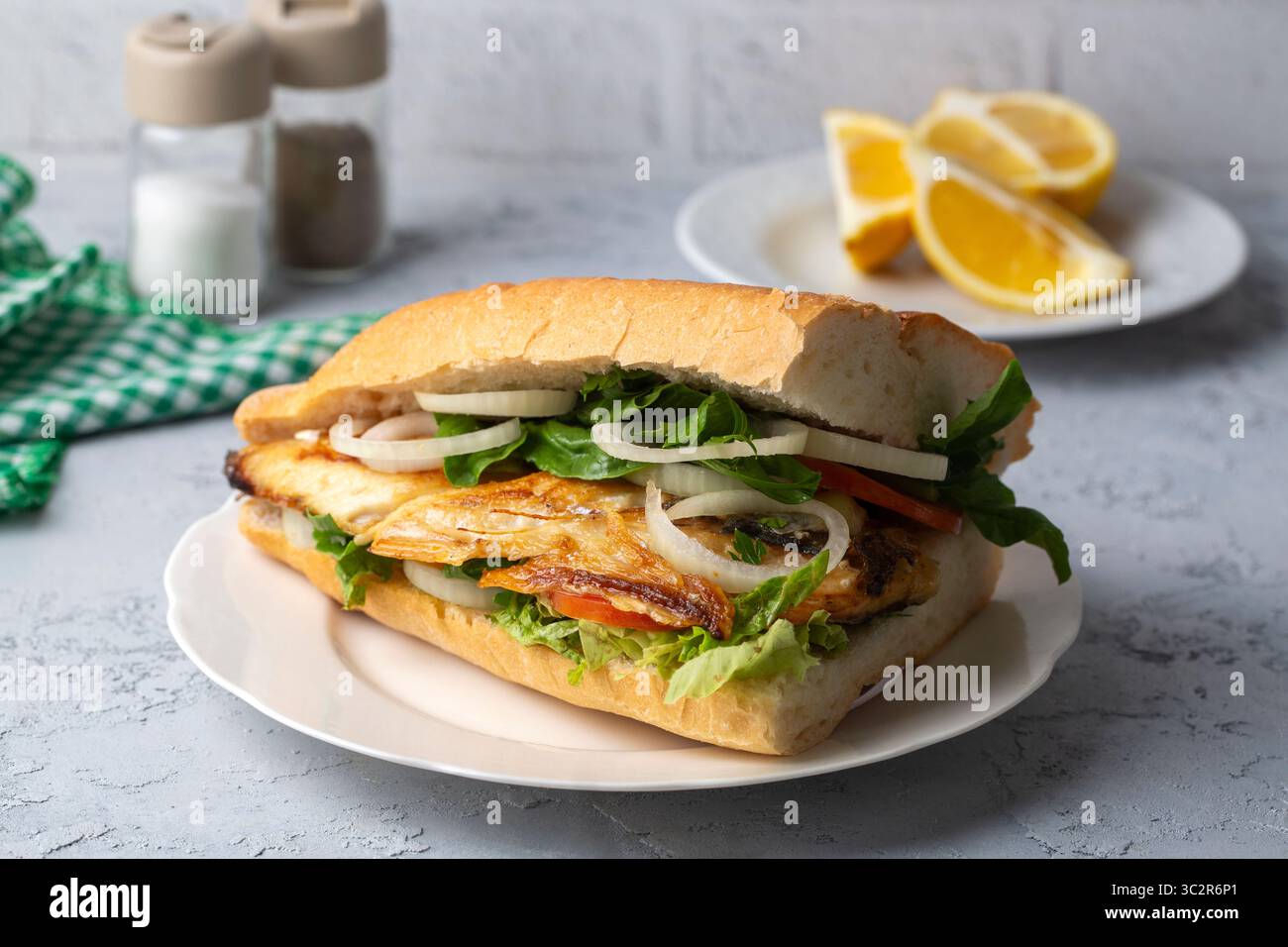 Istanbul fast food grilled fish hi-res stock photography and images - Alamy