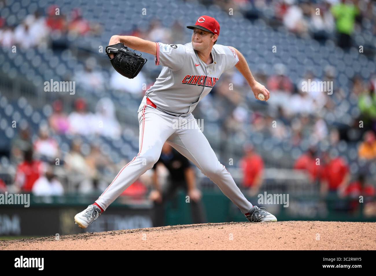 Cincinnati Reds starting pitcher Nick Lodolo (40) in action during a ...