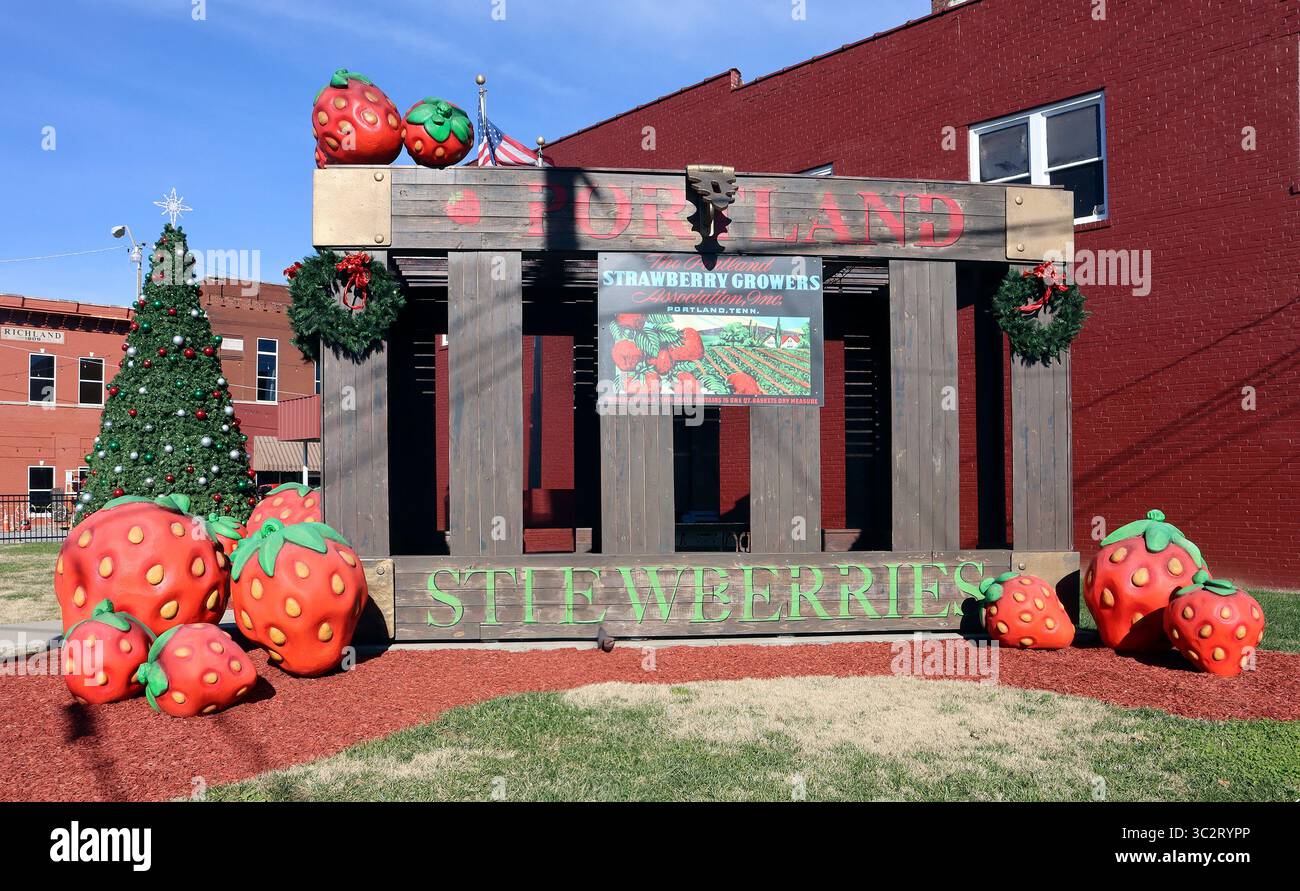 Strawberry crate monument hi-res stock photography and images - Alamy