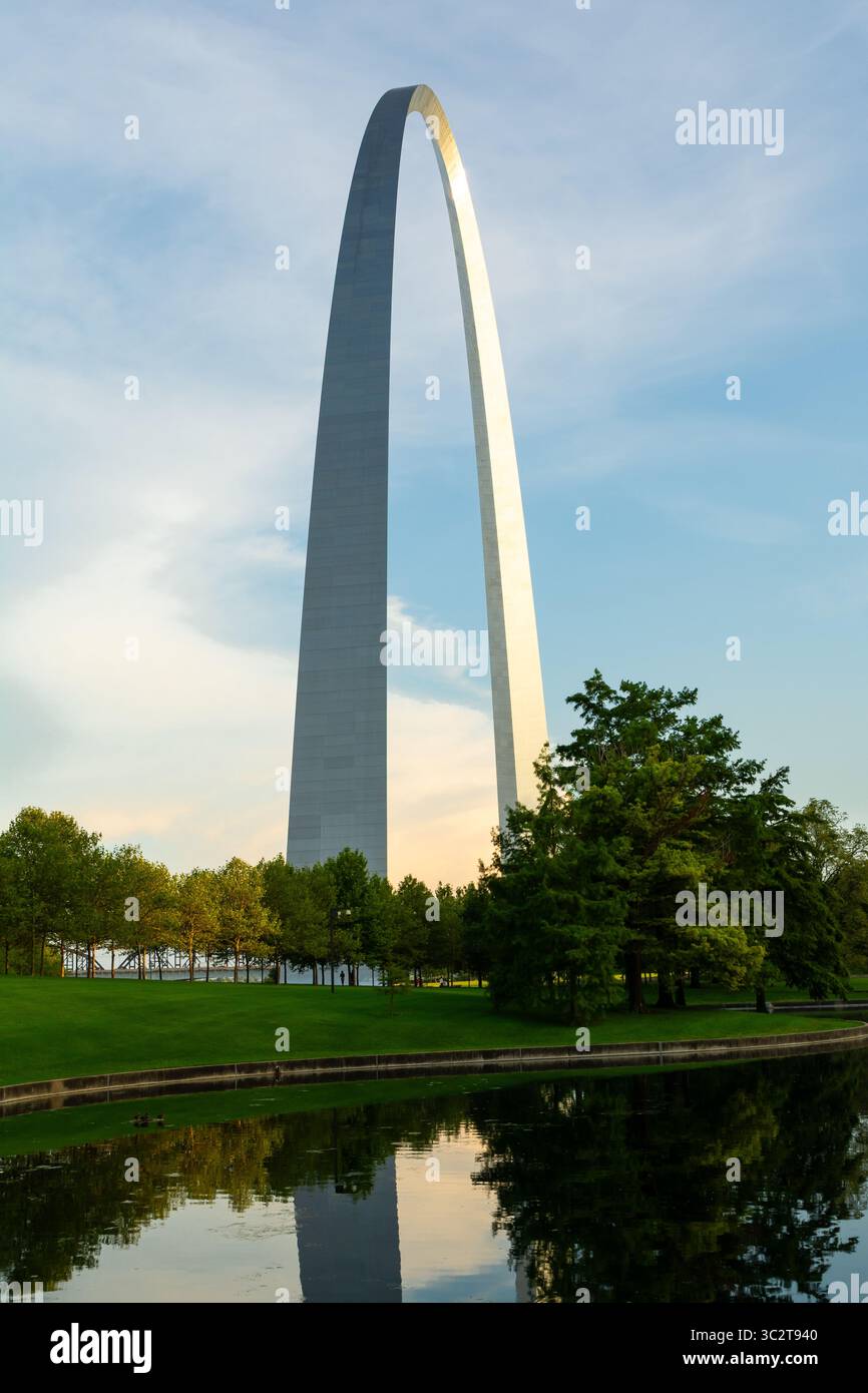 The famous Gateway Arch, formerly known as 'The Jefferson National ...