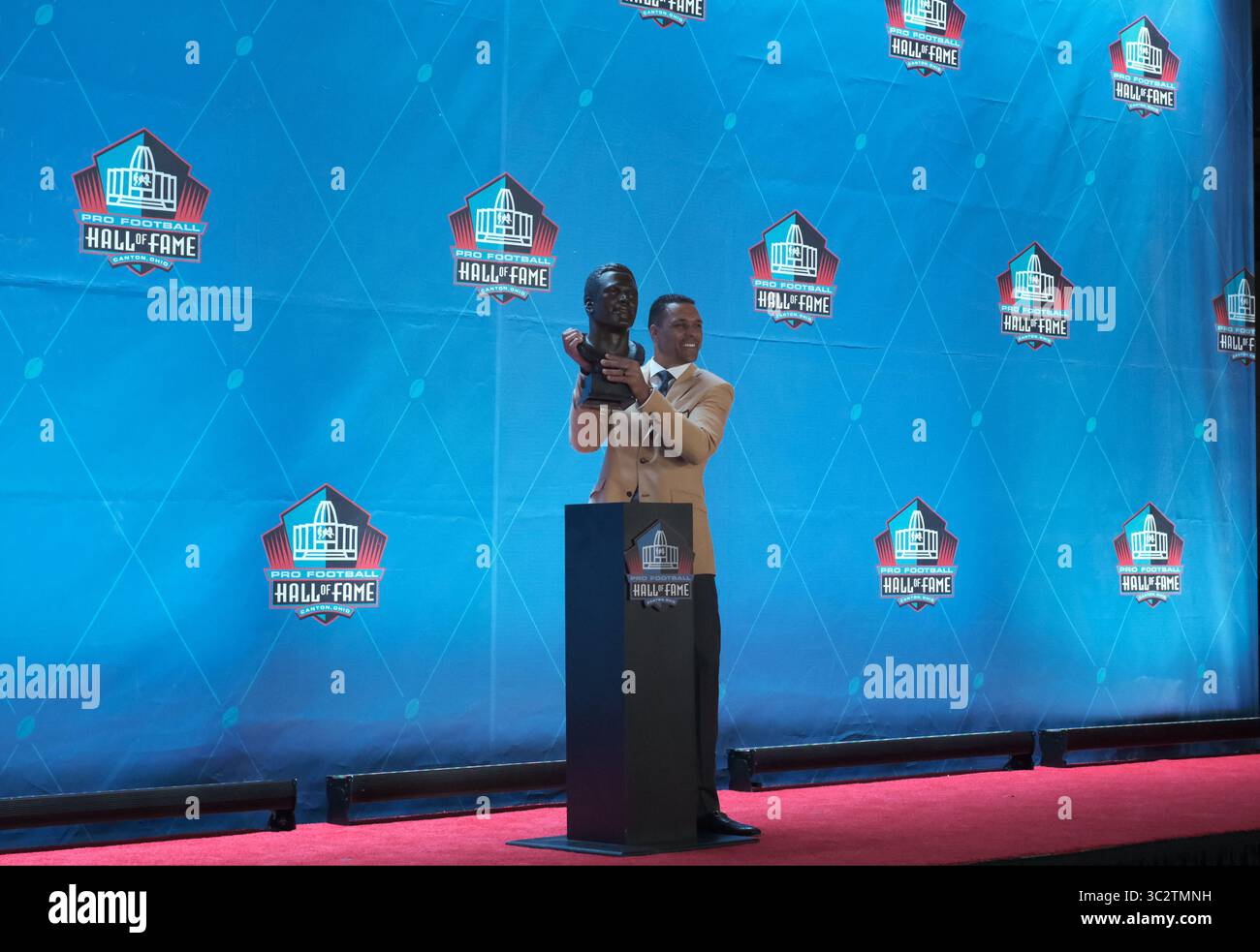 Tony gonzalez hall of fame hi-res stock photography and images - Alamy