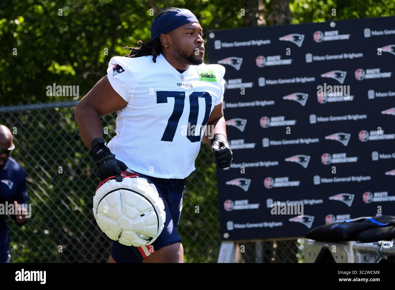 New England Patriots offensive tackle Caedan Wallace (70) during ...