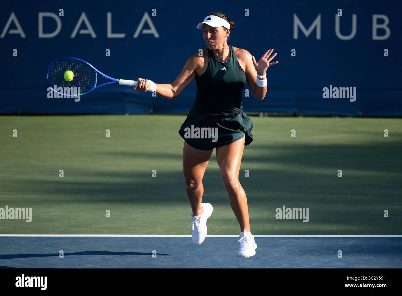 Jessica Pegula returns the ball against Leylah Fernandez, of Canada ...