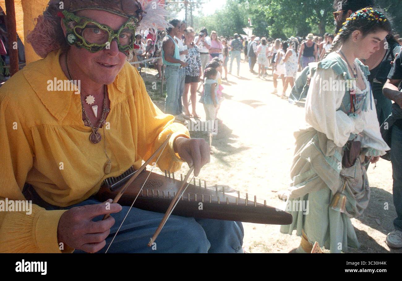 Psaltery hi-res stock photography and images - Alamy
