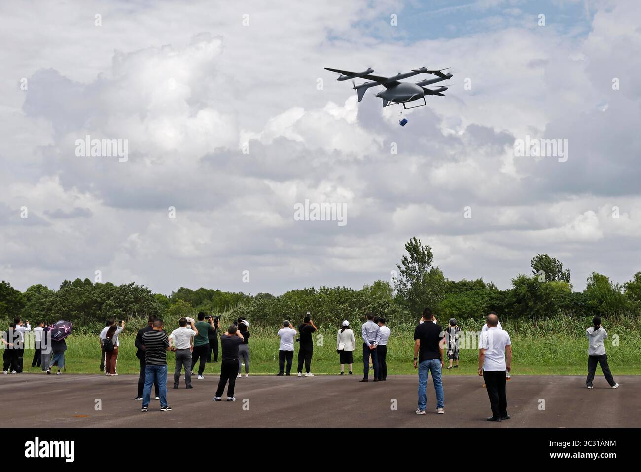 The V2000CG "Carrier" conducts flight demonstration. Shanghai,China.22th July 2025. AutoFlight ...