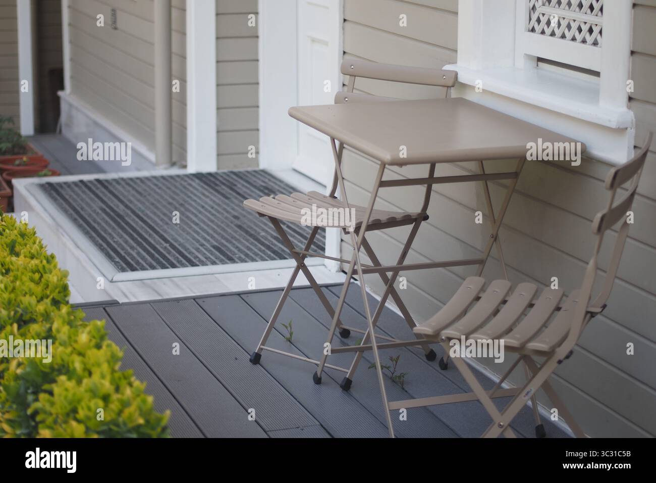Inviting entrance area house hi-res stock photography and images - Alamy