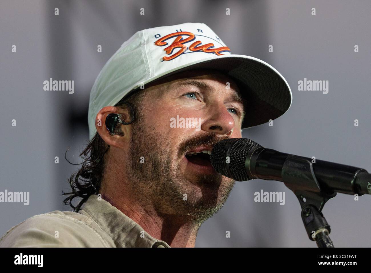 New York, NY, July 24, 2025: Riley Green performs with his band at Pier ...