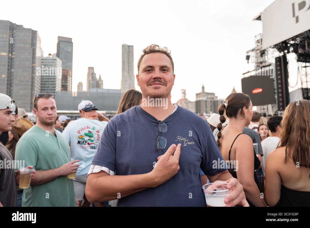 Hundreds of fans attended Riley Green performance with his band at Pier ...