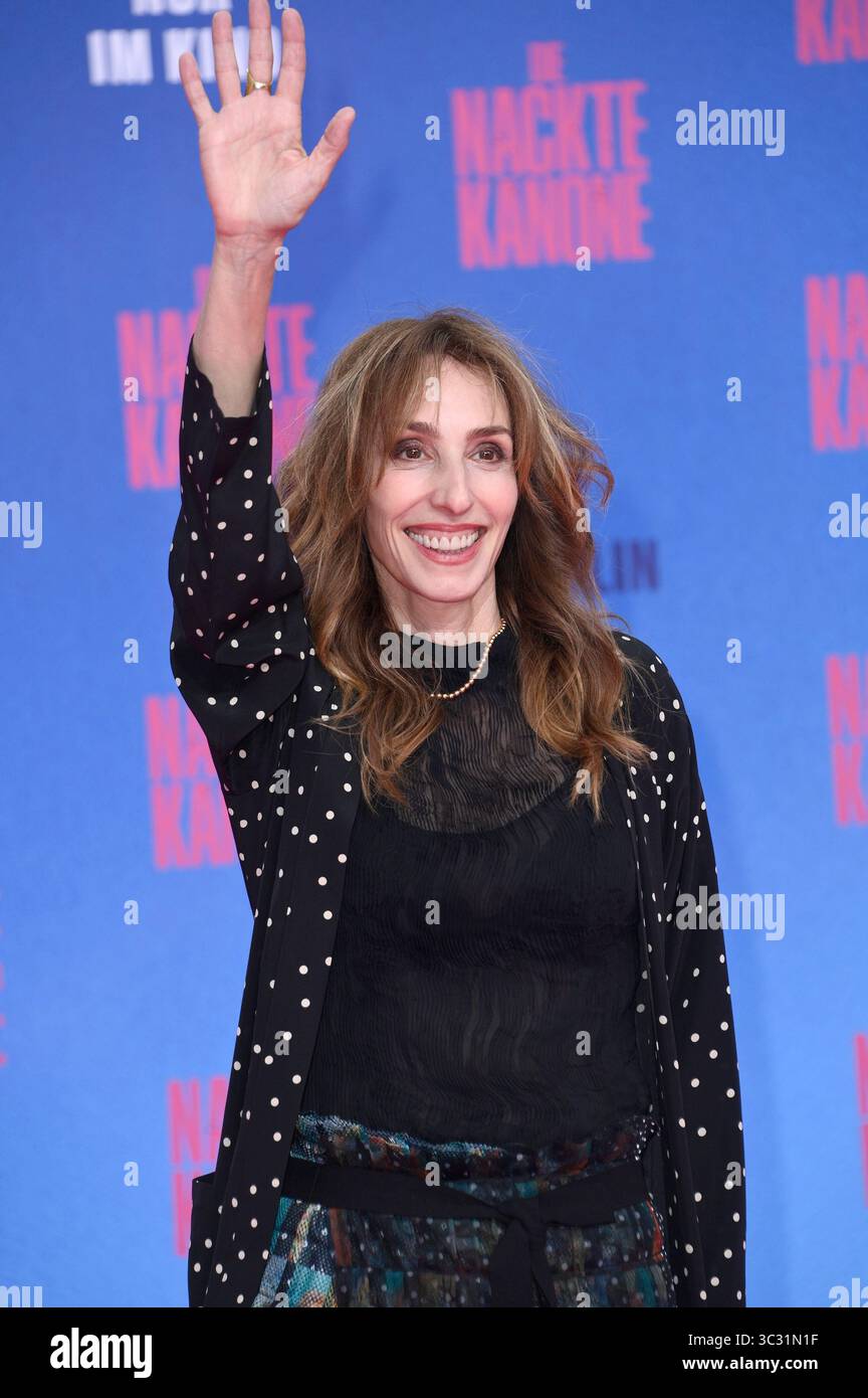 Erica Huggins bei der Premiere des Kinofilms 'Die nackte Kanone' im ...