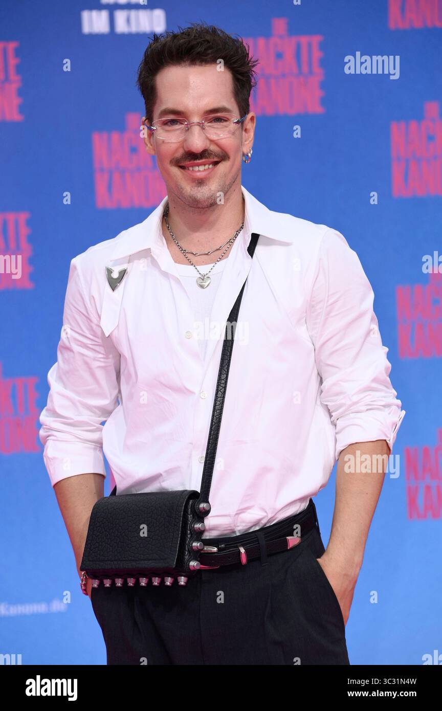 Nico Stank bei der Premiere des Kinofilms 'Die nackte Kanone' im Kino ...