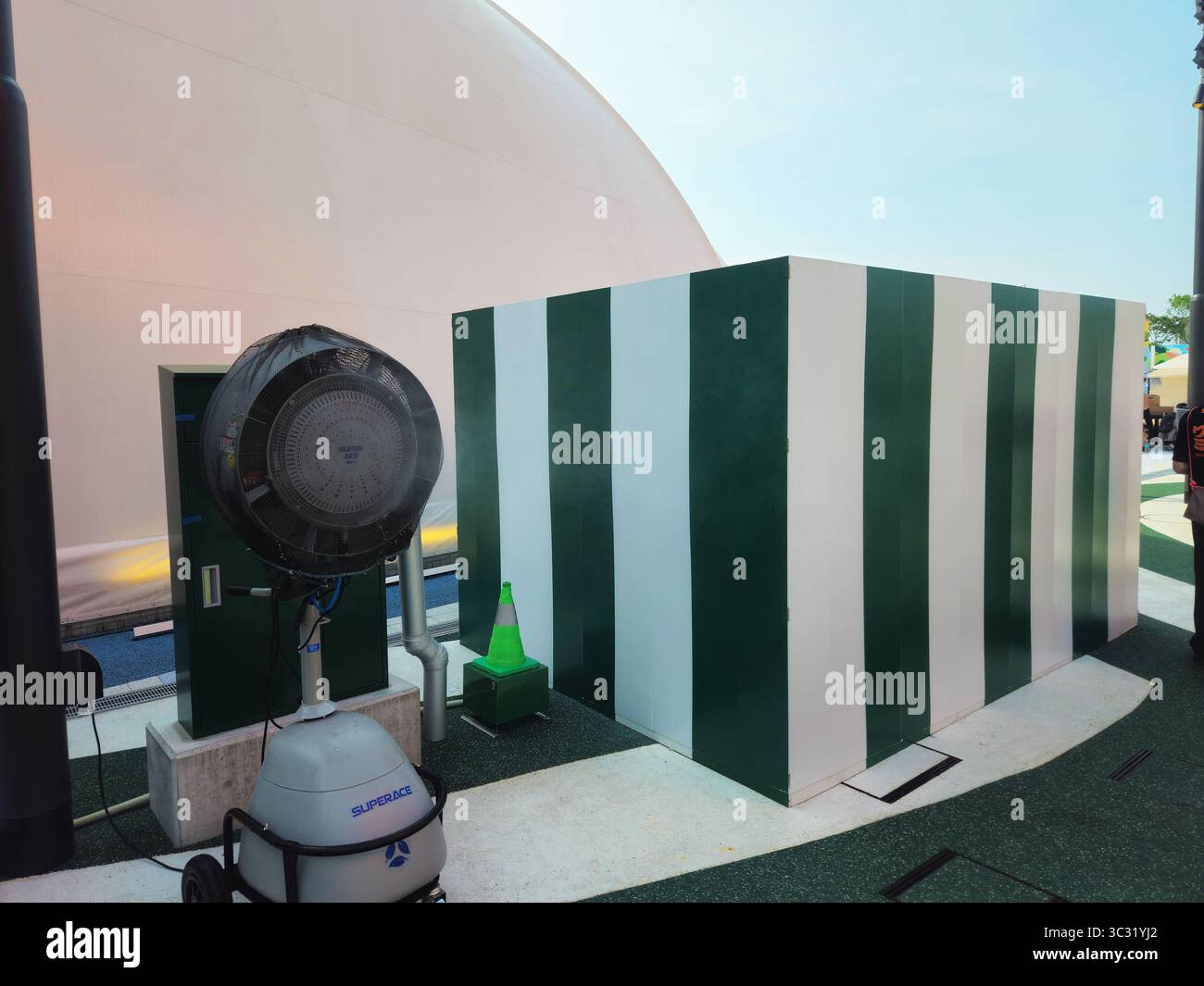 Portable Misting Fan Cooling System at Osaka Expo 2025 Stock Photo - Alamy