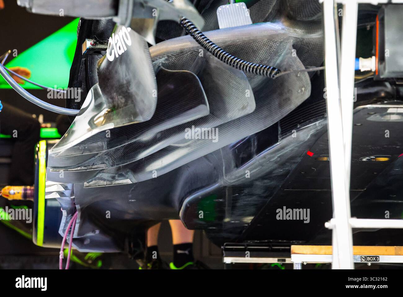 Stake F1 Team Kick C45, mechanical detail of the floor and venturi ...