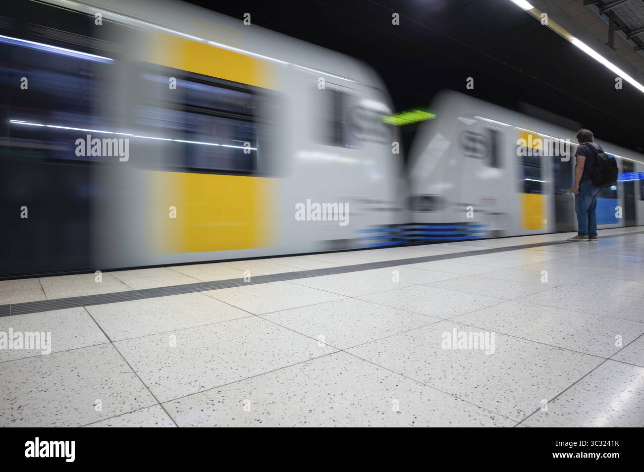 Underground incoming S-Bahn, train, Class 420 Generation 2025, platform ...