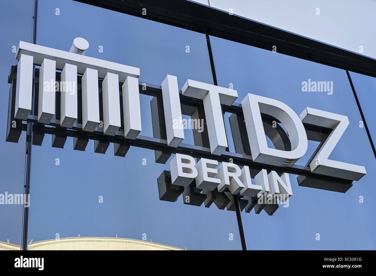 Logo itdz hi-res stock photography and images - Alamy