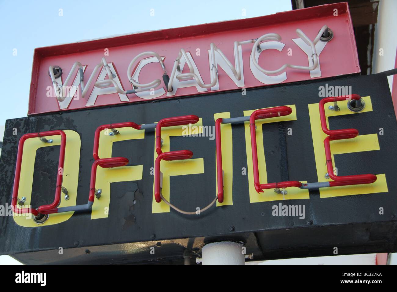 Wigwam hotel sign hi-res stock photography and images - Alamy