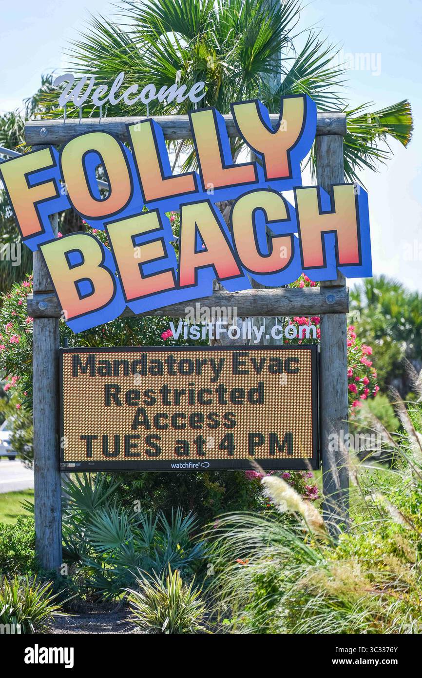 Welcome to folly beach hi-res stock photography and images - Alamy