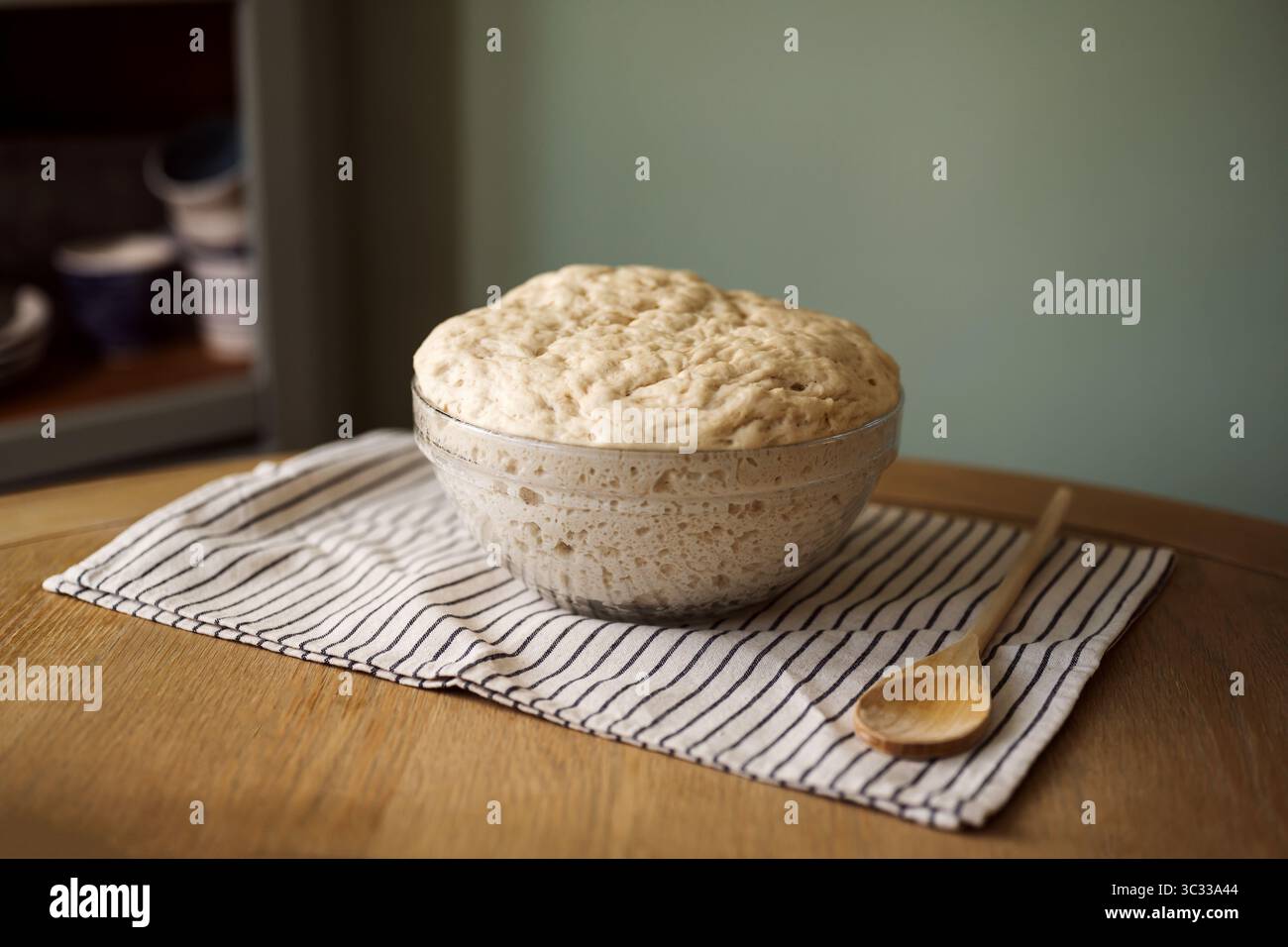 Glass mixing bowl ingredients bake hi-res stock photography and images ...