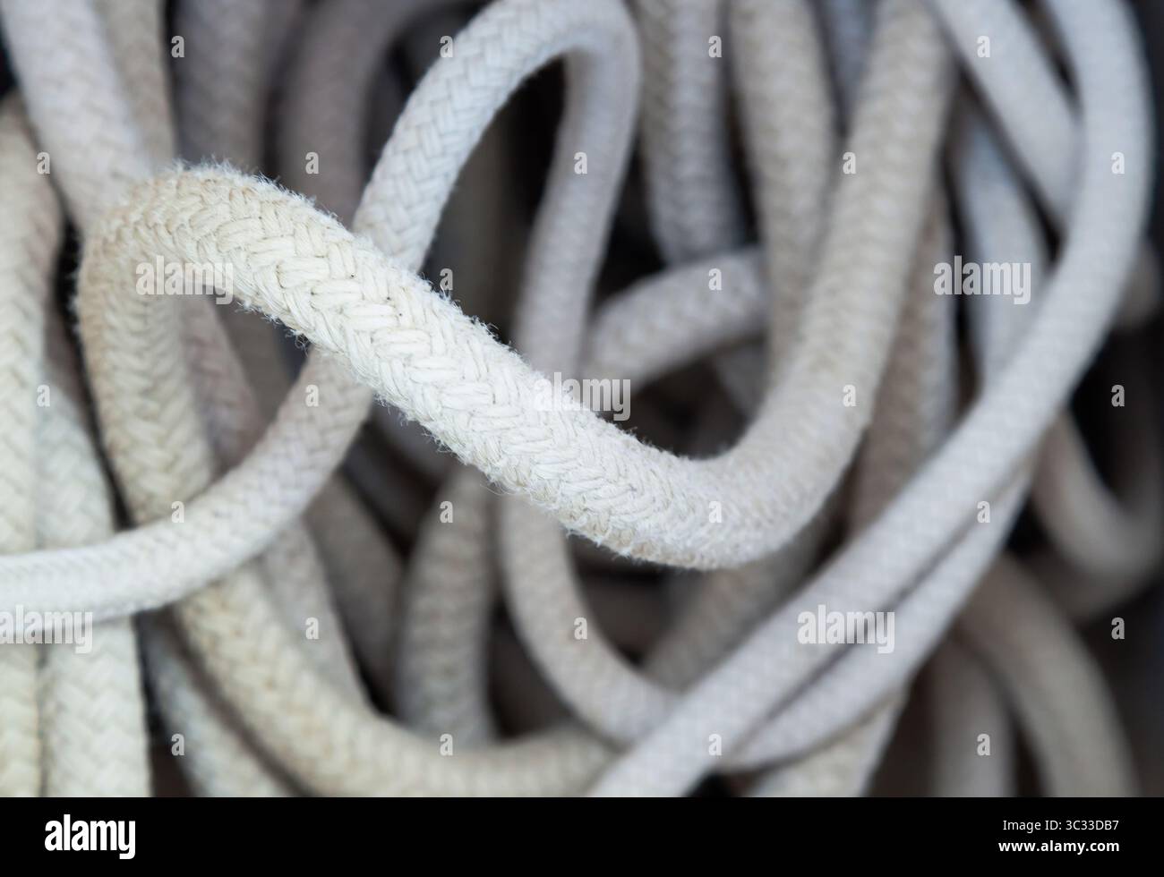 Boat and tangled ropes hi-res stock photography and images - Alamy
