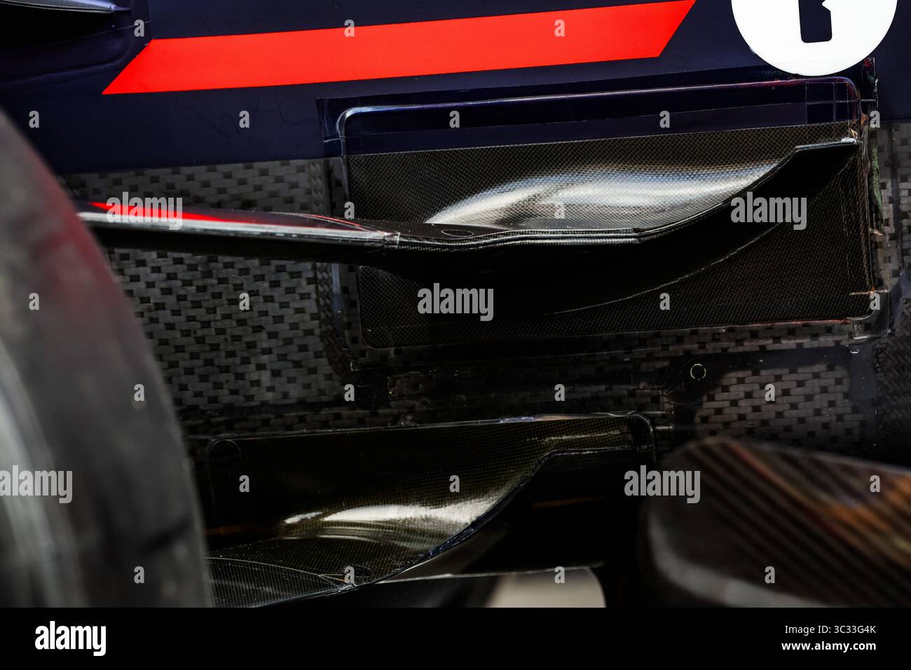 Red Bull Racing RB21, mechanical detail of carbon front suspensions ...