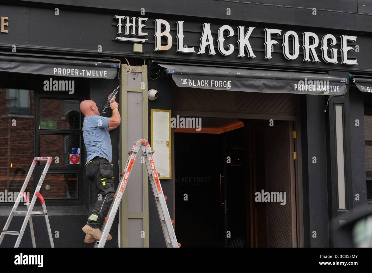 RETRANSMITTING CORRECTING LOCATION FROM EDINBURGH TO DUBLIN CORRECT CAPTION BELOW A view of the ...