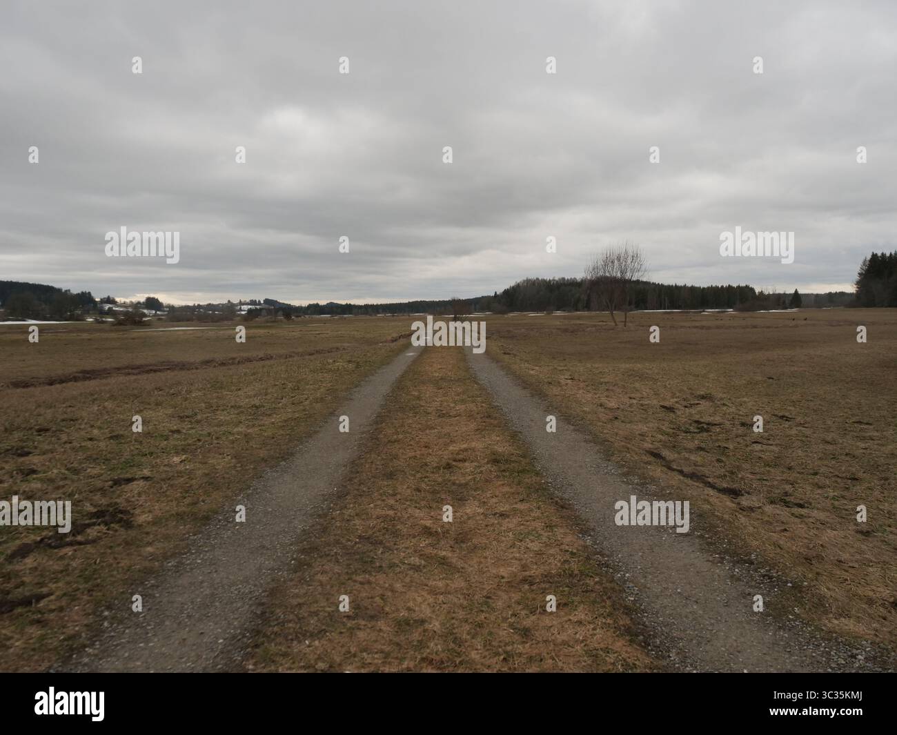 Road shown in distance hi-res stock photography and images - Alamy