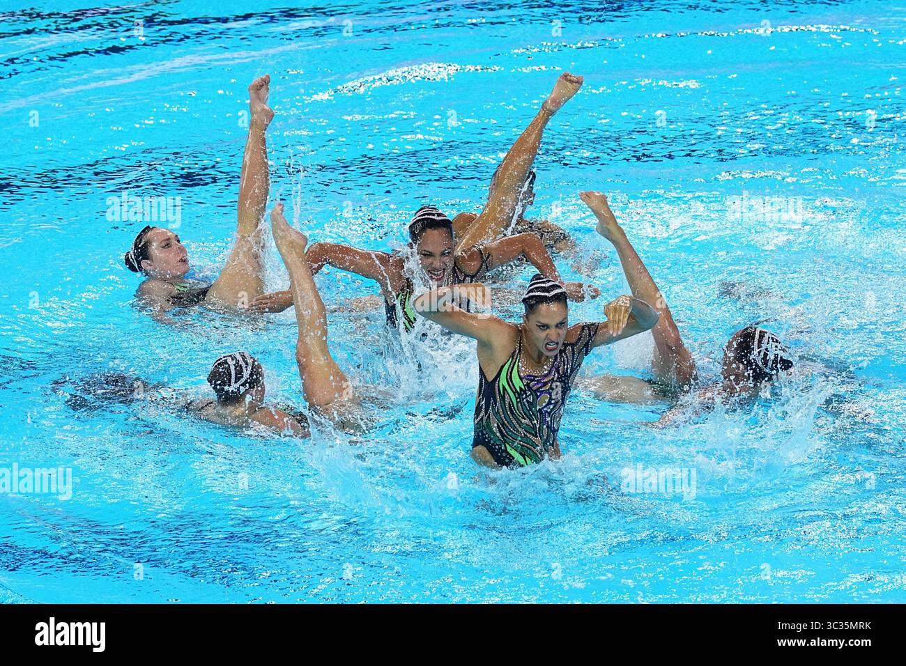Team of the United States compete in the team acrobatic final of ...