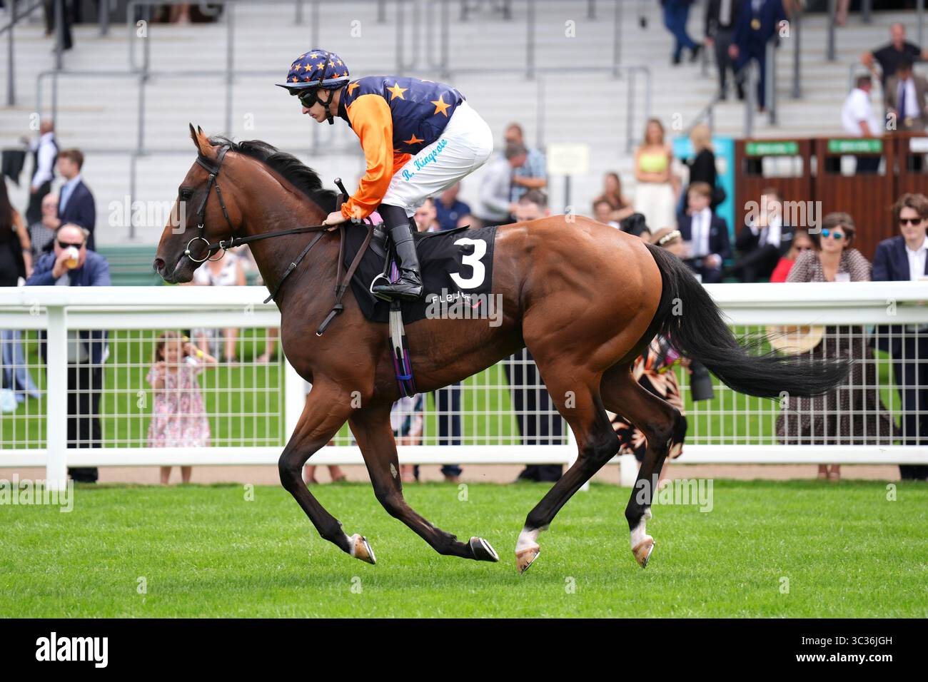 Italica ridden by Richard Kingscote goes to post ahead of the Flexjet ...