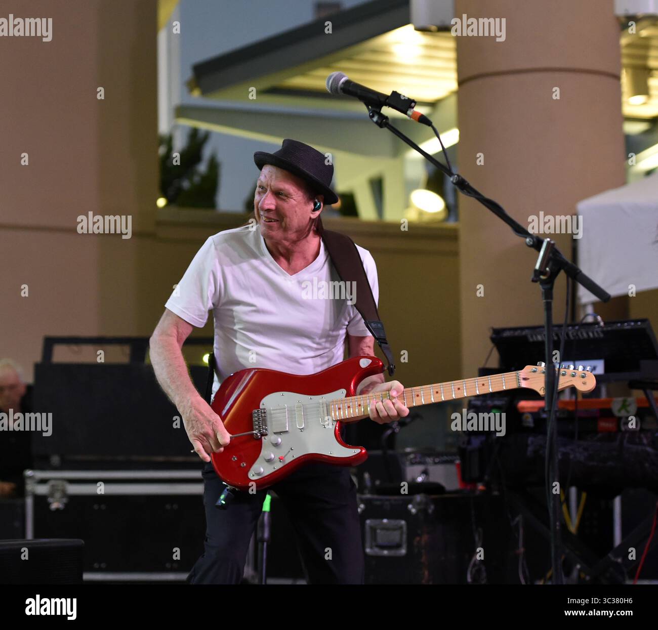 July 23, 2025, Virginia Beach, Virginia, USA: ADRIAN BELEW brings his ...