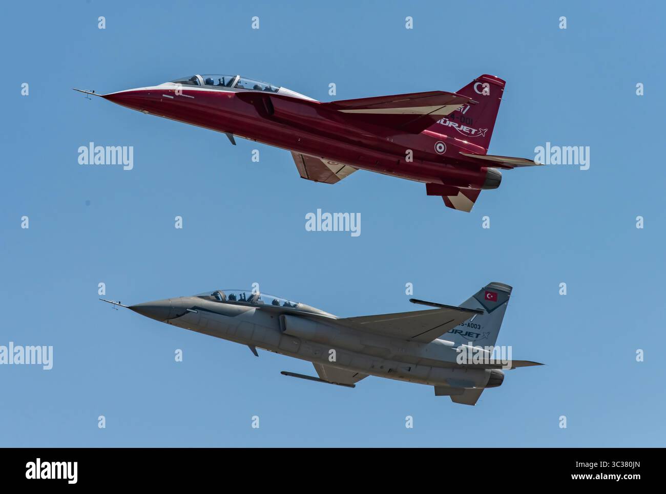 İstanbul Türkiye 07 25 2025 Two Turkish HÜRJET aircraft fly in close ...