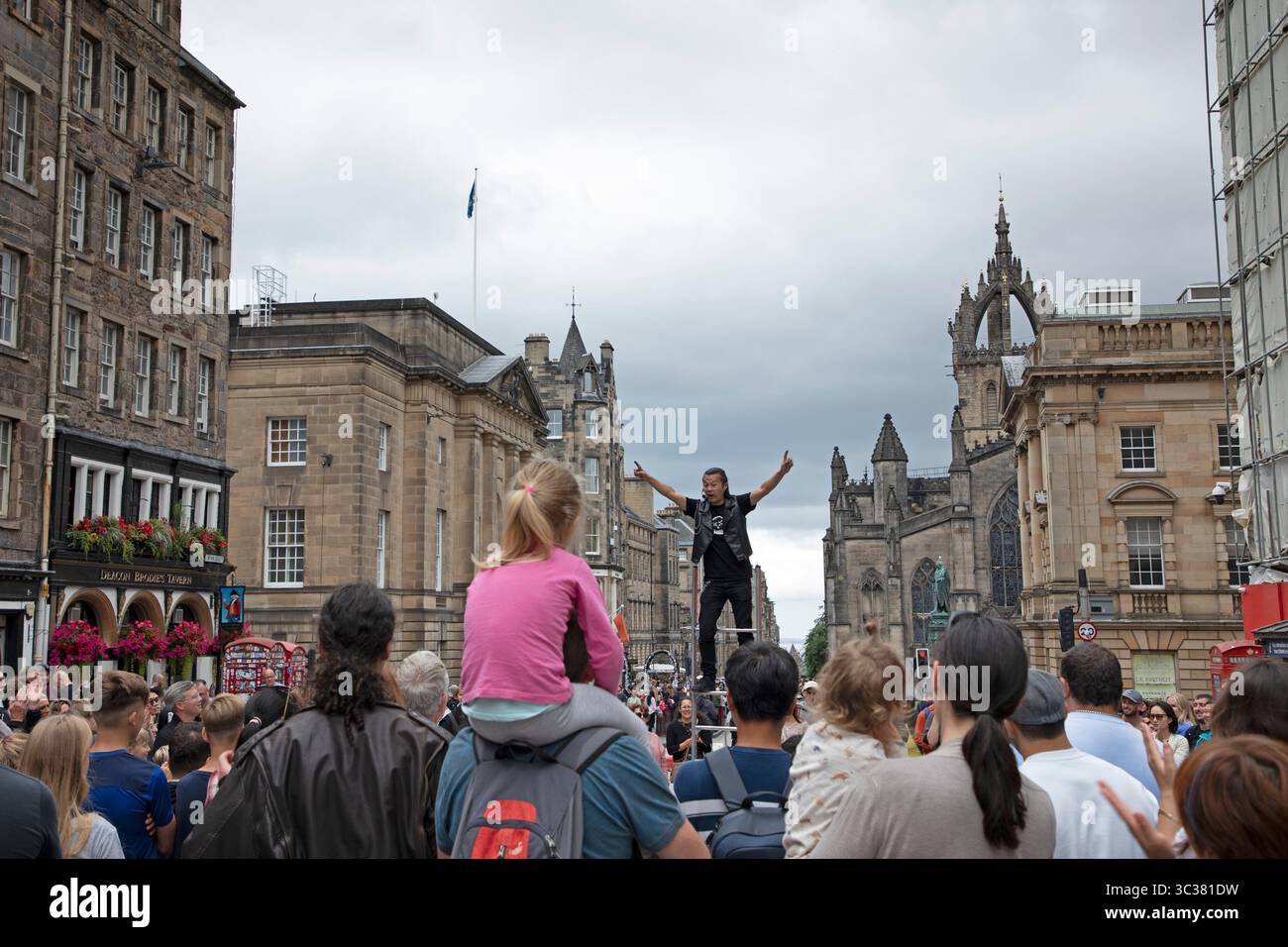 Edinburgh city centre, Scotland. 25 July 2025. UK weather: Cloudy and ...