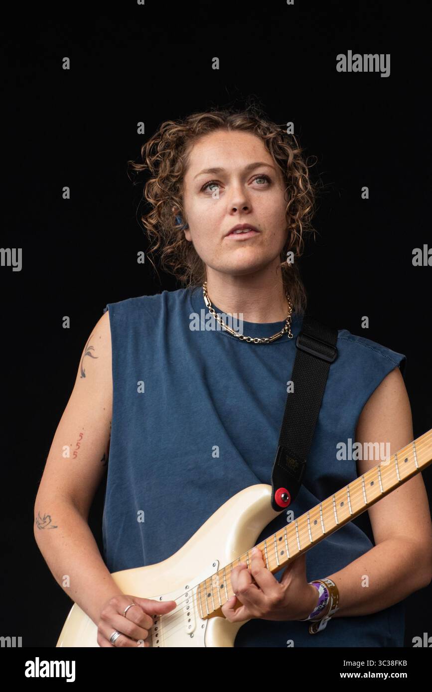 Polly Money at Truck Festival 25th July 2025 - Lou Morris/Alamy Live ...