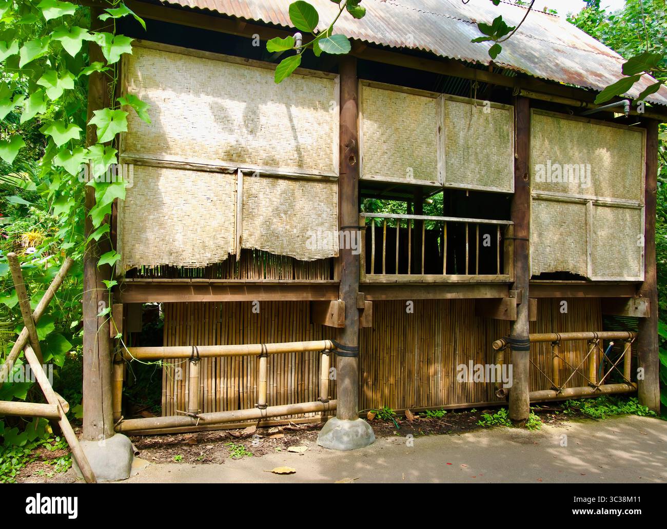 Corrugated tin roof hi-res stock photography and images - Alamy